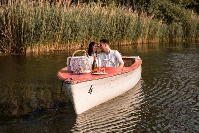 Vienna: Retro Boat Tour on the Danube River with Picnic - FAQs