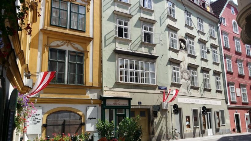 Vienna: Romantic Old Vienna City Walk and Wine Tasting - Key Points