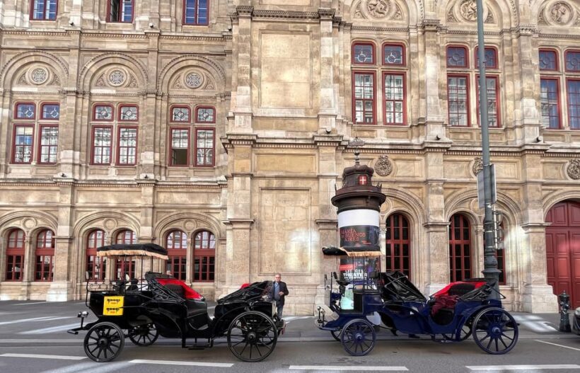 Vienna: Royal E-Carriage Sightseeing Tour incl. Prosecco - The Beverages and Atmosphere