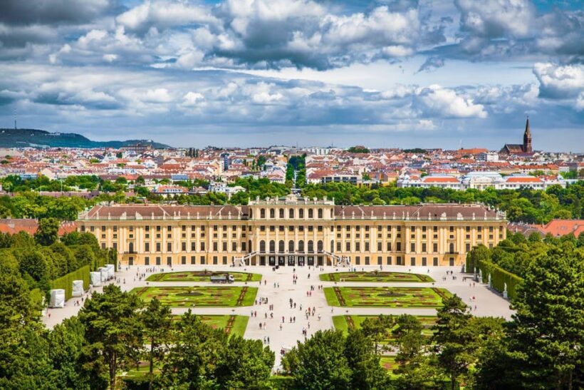 Vienna: Schönbrunn Palace and its enchanting gardens - guided tour - Exploring Schönbrunn Palace – What to Expect