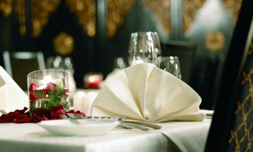 Vienna: Traditional Dinner Show at the Wiener Rathauskeller - The Show: A Musical Celebration