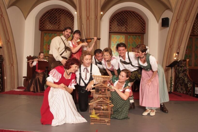 Vienna: Traditional Dinner Show at the Wiener Rathauskeller - Who Is It Best For?