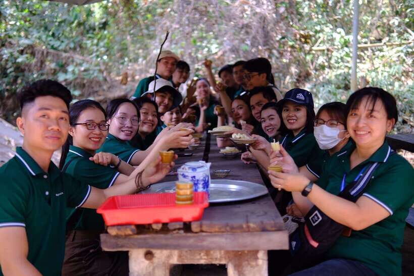 Vietnam War History Cu Chi Tunnels With Charity Volunteer - Key Points