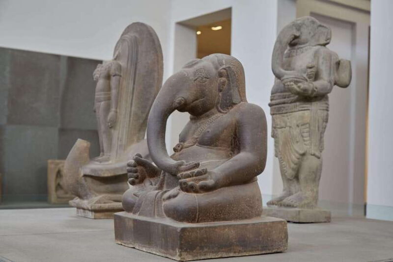 Vietnam War Tour History:Ky Anh Tunnel/French & American War - Weapons and War Artifacts: A Closer Look