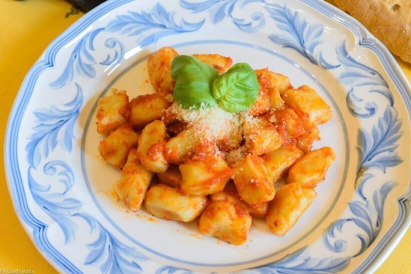 Vietri sul Mare: Dining Experience at a Local's Home - The Experience Environment and Logistics
