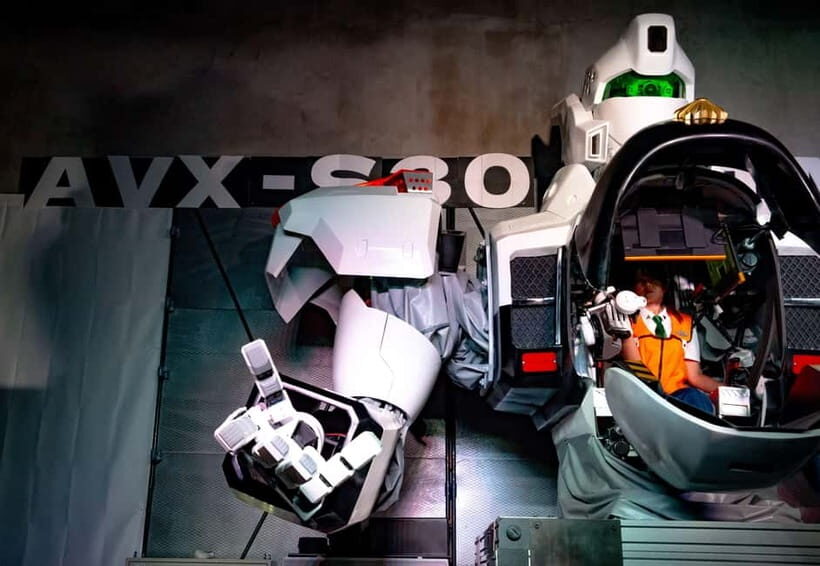 ViewingFactory tour of giant robot Ingram - An Honest Look at the Experience