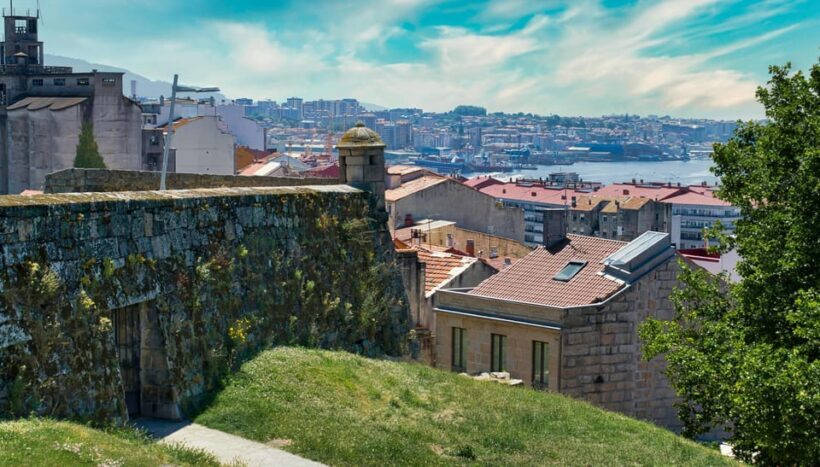 Vigo: City Highlights Guided Walking Tour - Key Points