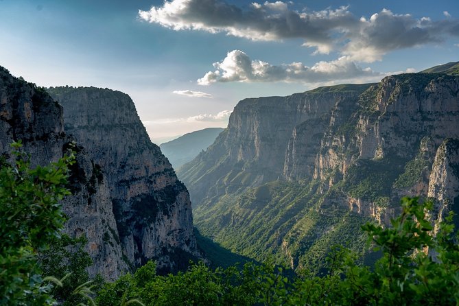 Vikos Gorge Crossing Hiking From Monodentri to Vikos Village - Hiking Through the Pindus Mountains