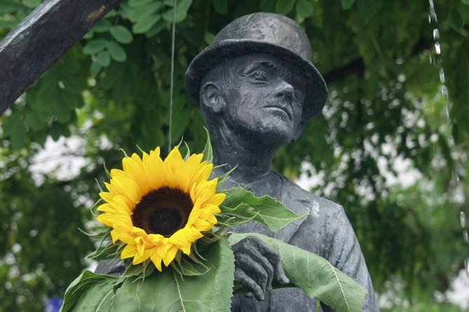 Viktualienmarkt Tasting Tour - Discovering the Markets Rich History and Culture