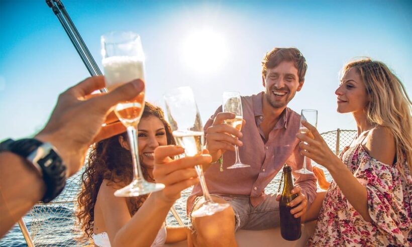 Vilamoura: 2h30 Sunset Sailing Experience - "Unwind" - Introducing the Vilamoura Sunset Sailing Experience