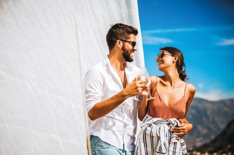 Vilamoura: 2h30 Sunset Sailing Experience - "Unwind" - The Experience in a Nutshell