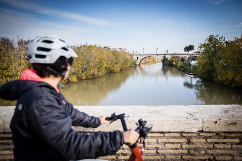 Villa Ada, Villa Borghese and Ponte Milvio: e-biking between nature and history - The Sum Up