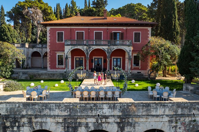 Villa Banac - Gallery Entrance - Introduction