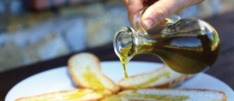 Villa Castelli: Highlights Walking Tour w/ Olive Oil Tasting - Discovering Villa Castelli: A Journey Through Time and Taste