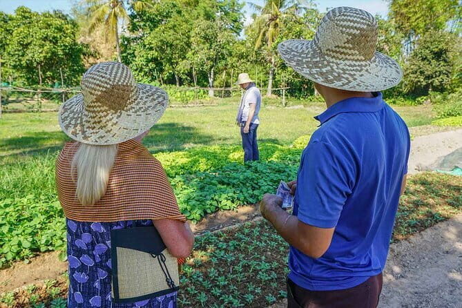 Village walking and Cooking class in Siem Reap - Discovering Village Life and Khmer Cuisine: A Review of the Siem Reap Village Walking and Cooking Tour