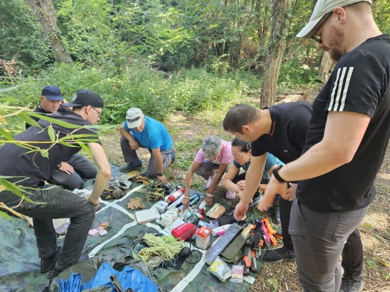 Villandry: 7 to Survive - Team Building Survival Adventure - Who Will Love This Experience?