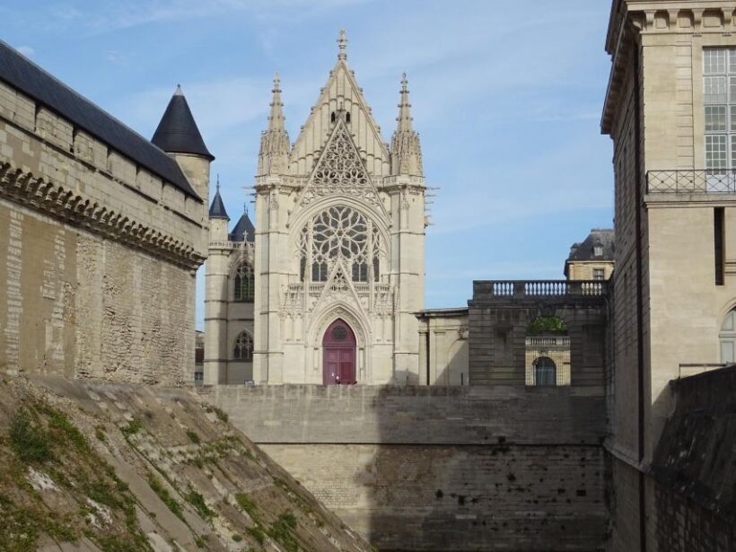 Vincennes Castle: Private Guided Tour with Entry Ticket - Exploring Vincennes Castle: What to Expect