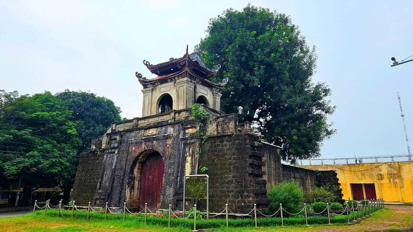 Vinh City & Uncle Ho's Hometown Full-day Guided Tour - Key Points