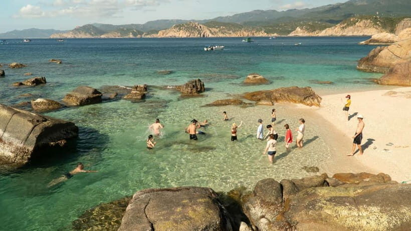 Vinh Hy Bay: Cruise & Nui Chua National Park Tour - Key Points