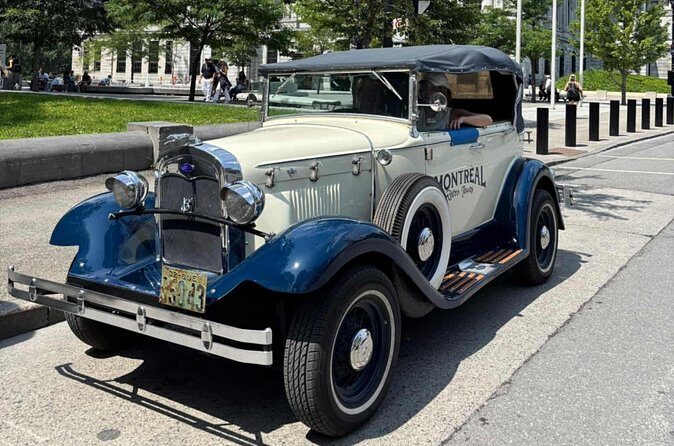 Vintage 1930 convertible! Old Montreal Tour-Private Guide -70 min - Authenticity and What Travelers Say