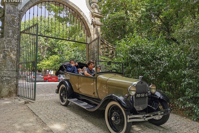 Vintage car ride in Vila Real - Practical Details and Value