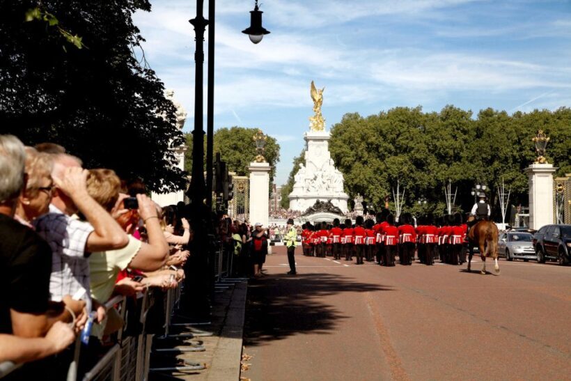 Vintage Double Decker Bus Tour & Thames River Cruise - Key Points