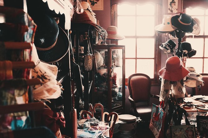 Vintage Fashion Walk with a Stylist - Introducing the Vintage Fashion Walk with a Stylist