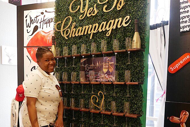Vintage Shopping Tour of the Arts District with 100 Photos, Champagne and Lunch - FAQ