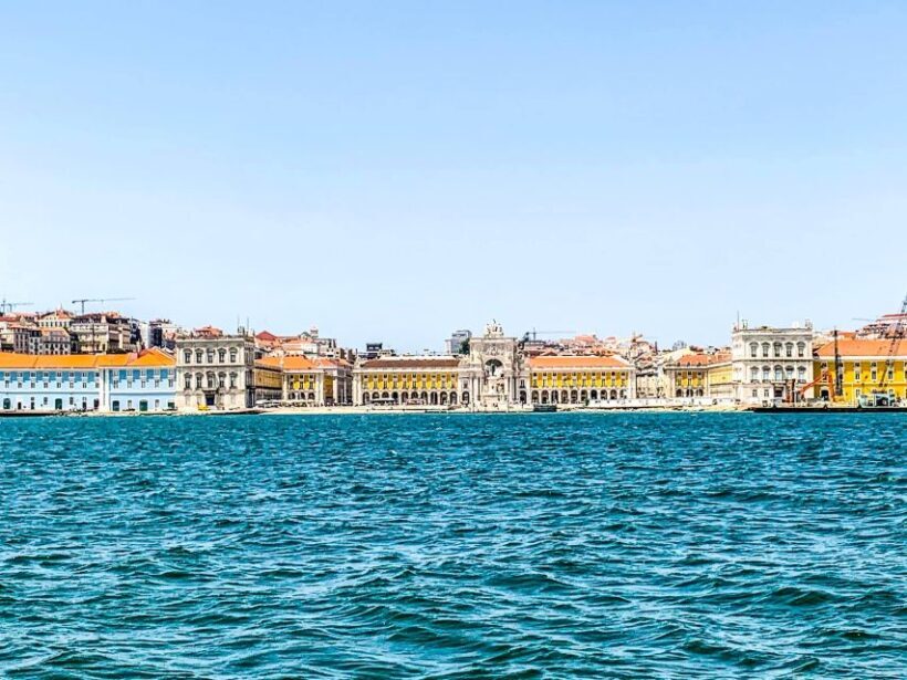 VIP Catamaran - Private Tour in Lisbon - Key Points