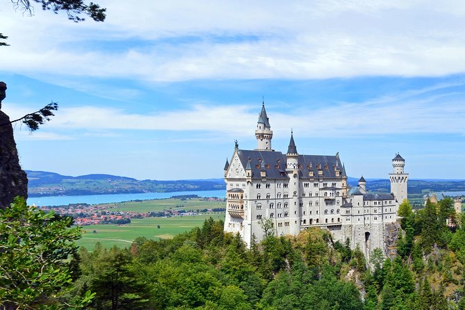 VIP Day Trip Neuschwanstein and Linderhof Castle From Munich - Inclusions and Amenities