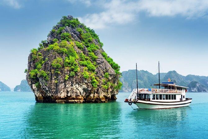 VIP Ha Long Bay 6 hour FUJI cruise with latest luxury cruise ship + limousine + highway + dinner for Japanese only - Key Points