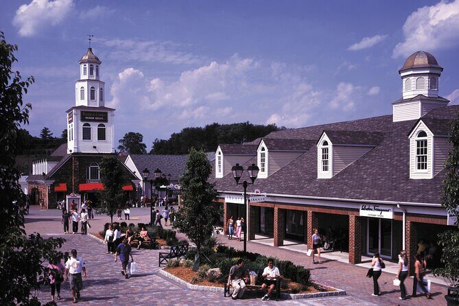 VIP Private Trip to Woodbury Common Premium Outlets - An Insider Look at the Experience