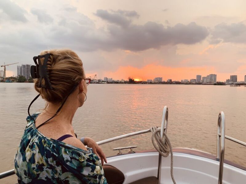 VIP Tour Enjoy Romantic Sunset by Speed Boat Free Cocktail - Key Points