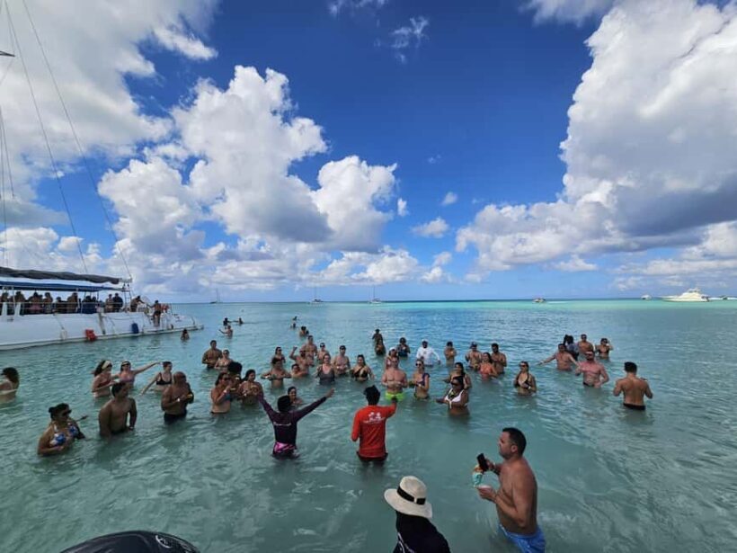 VIP tour to Saona Island by speedboat with a visit to paradise beaches - Analyzing the Value