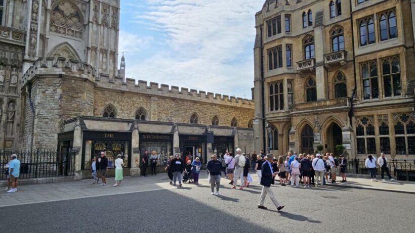 VIP Westminster Abbey & Upper Gallery and Buckingham Palace - Who Should Consider This Tour?