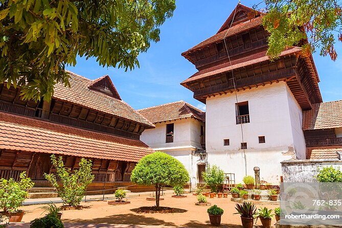 Virtual Tour of Padmanabhapuram Palace,largest wooden palace of the World - Key Points