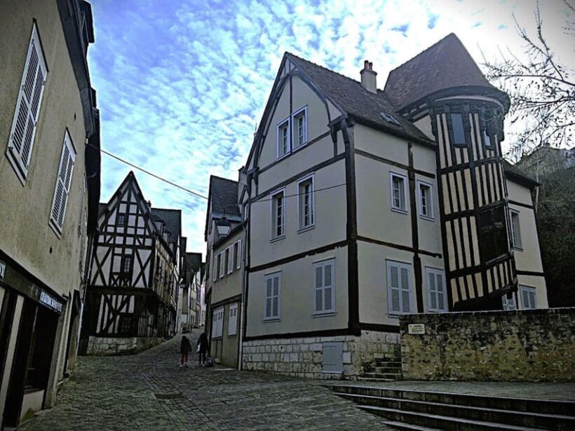 Visit Chartres through tales and legends: from the cathedral to the city! - FAQs
