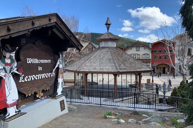 Visit Leavenworth on a guided Cascades and Snoqualmie Falls Tour - What Past Travelers Say