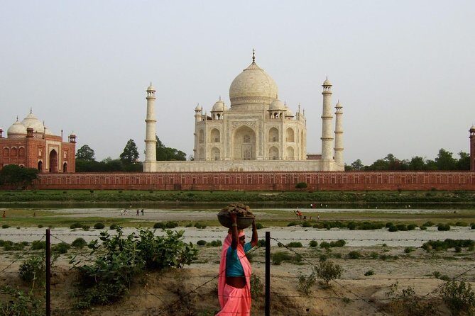 Visit Mehtab Bagh and Avoid Hefty entry fee for Taj Mahal - Key Points