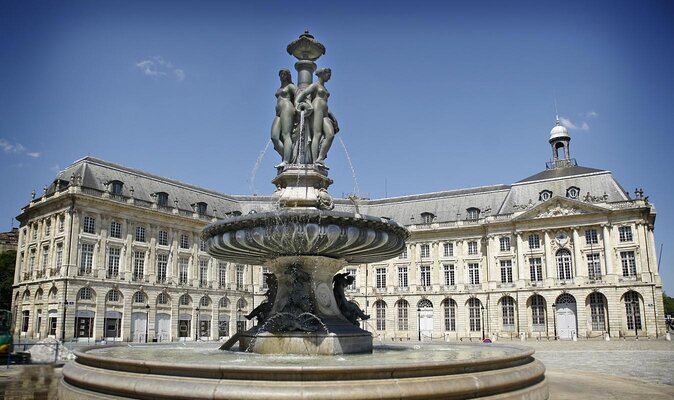 Visit of Bordeaux Unesco in a classic car & delicacies - Tasting Bordeaux: Wine and Cannelés