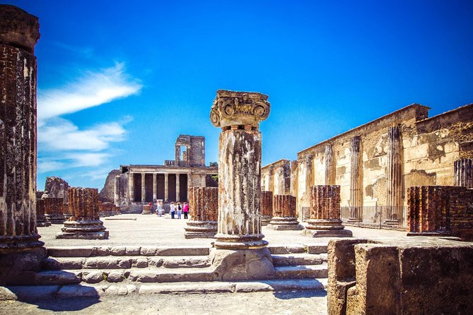Visit Pompeii with a local expert guide - A Closer Look at the Pompeii Private Tour Experience