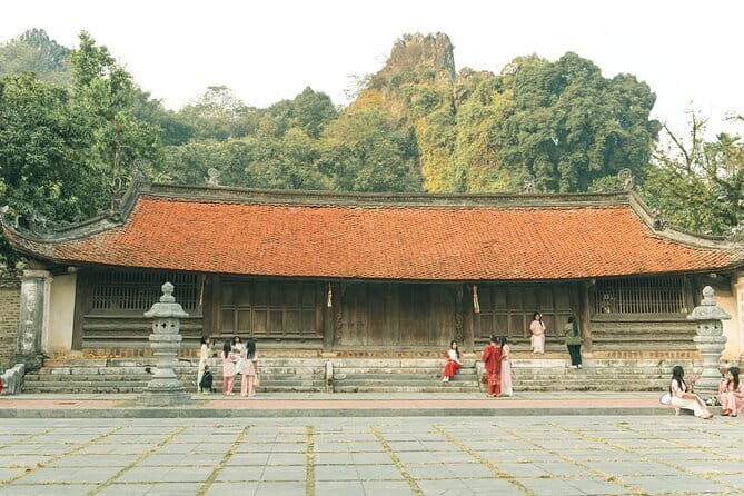 Visit Thay Pagoda Duong Lam Ancient Village Hanoi Private Tour - What’s Included and What to Expect