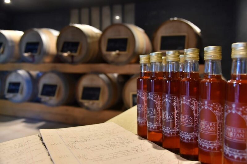 Visit the Artisanal Vinegar Factory of Château Coupelle Dertan - Key Points