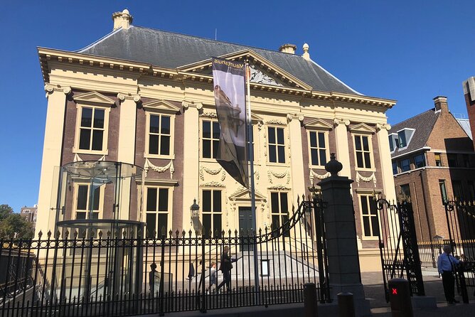 Visit the Girl With the Pearl Earring, the Hague & Delft City - Key Points