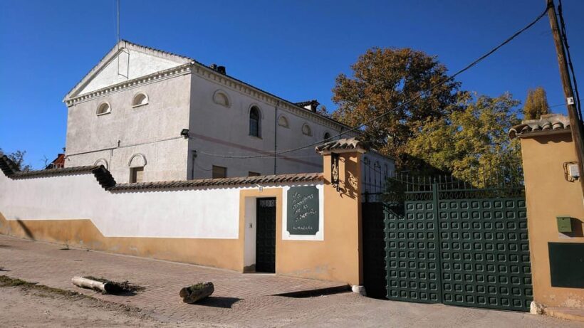 Visit to an olive oil mill and oil tasting with aperitif and food and wine pairing. - Introducing the Olive Oil Tour Near Madrid