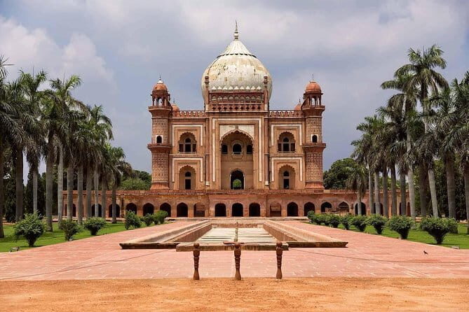 Visit To The Mausoleums Of Delhi - Key Points
