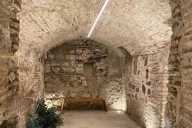 Visit to the Toledo Underground - About Your Stay