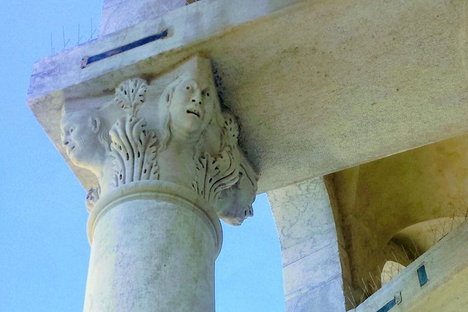 Visit with an authorized guide the Plaza de la Catedral and all its monuments - Visiting the Camposanto (Cemetery)