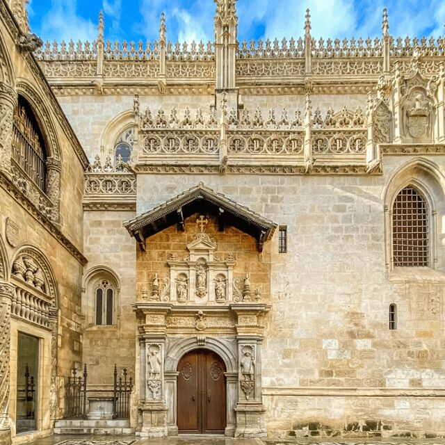 Visita guiada Catedral y Capilla Real y su entorno - Practical Details: What You Need to Know