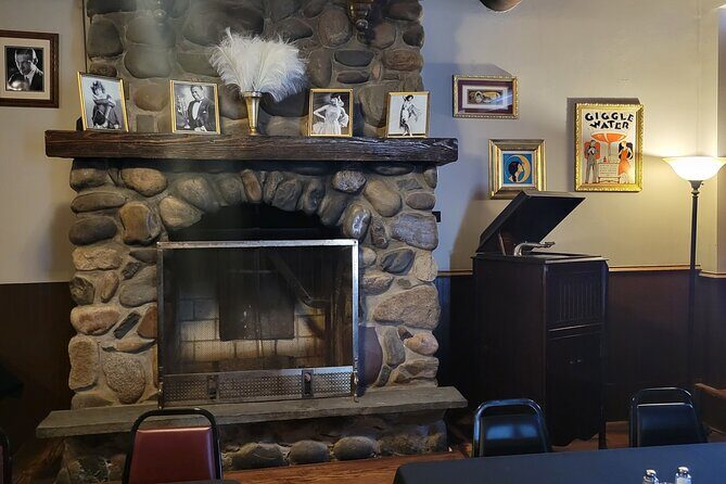 Vito's Vault Chicago finest dinner theatre speakeasy - Key Points